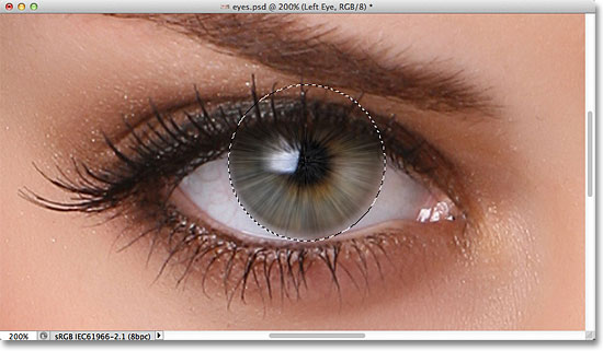 Radial Zoom Enhanced Eyes Effect In Photoshop